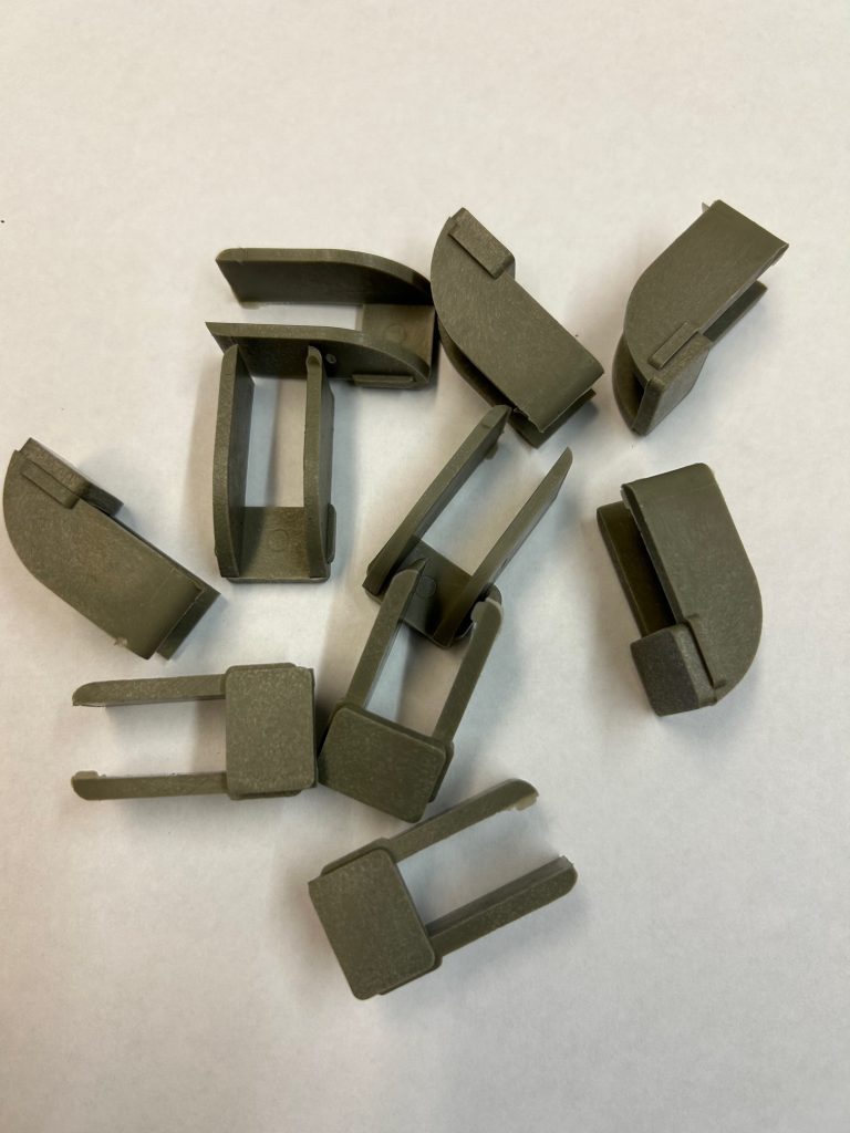 10 Pack of Extra Clips - Kennel Deck